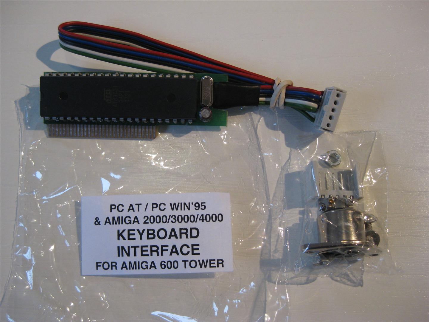 E-Box_Key_V2_Retroport_01+$28Gro$C3$9F$29 – Commodore